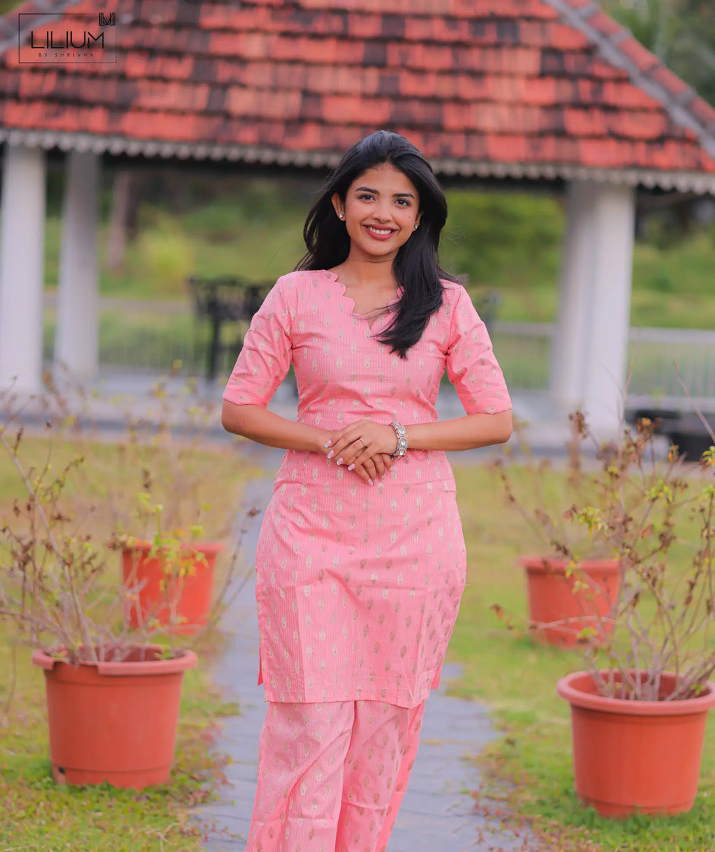 Roseate Crown Cotton Co-ords with Gold Butta – LiliumByShrivha